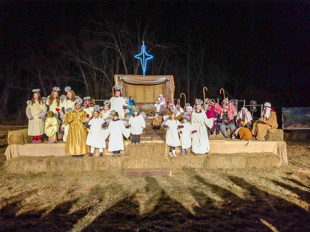 Sherborn holds live nativity showing - Hometown Weekly